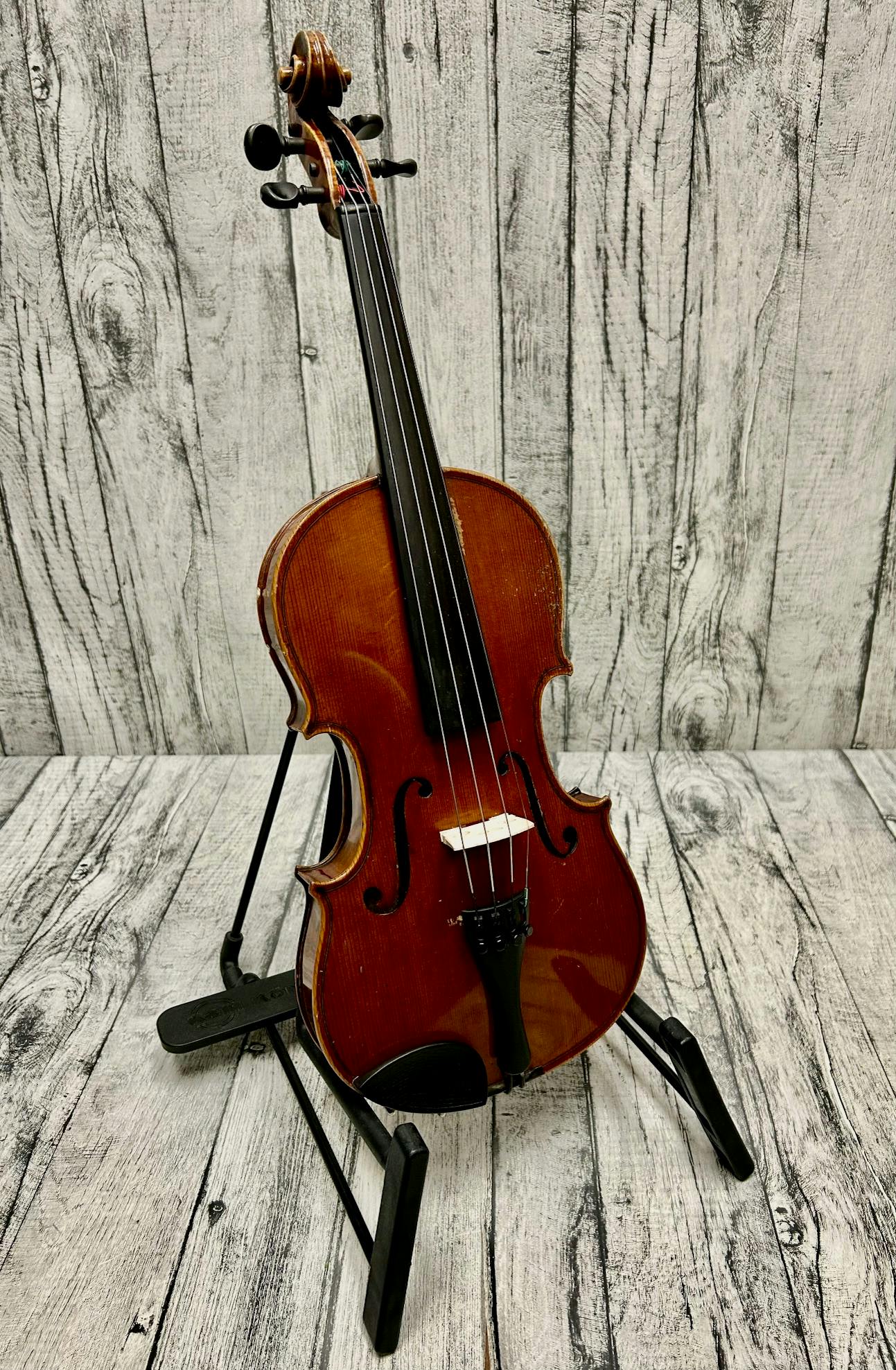 Lowendall Imperial 4/4 Violin with Wooden Case - Commission Sale