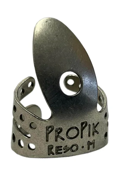 Guitar finger picks including Alaska Pik, Fred Kelly, Perfect Touch ...